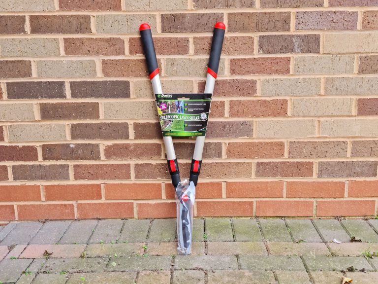 5 Best Edging Shears | For Trimming Lawn Edges | UK