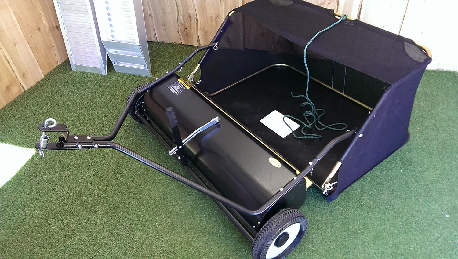 5 Best Lawn Sweepers | Push And Towed Leaf Collectors | UK